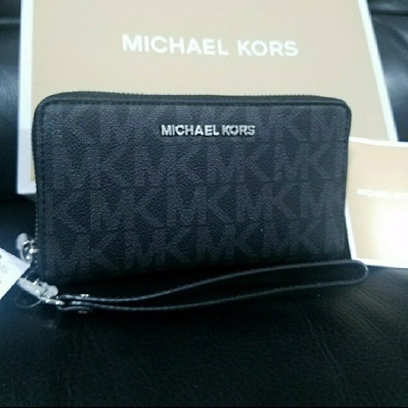 Michael Kors | Bags | New Wallet Multifuntion Wristlet Authentic Mk ...